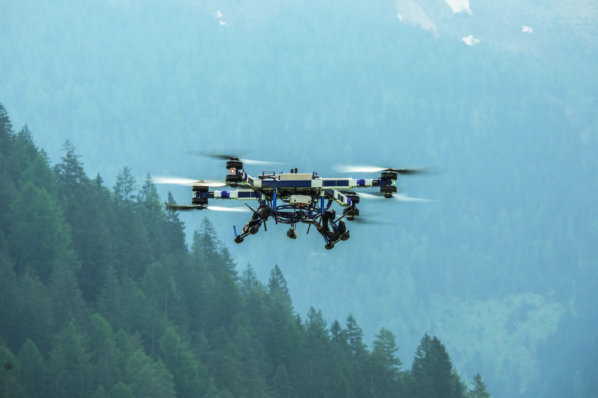 FlyingBasket - The leading cargo drone in Europe